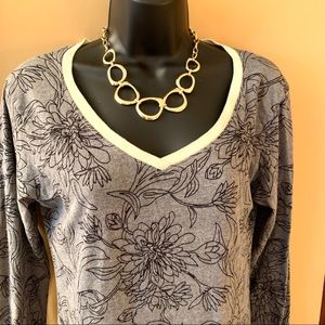 Erge Designs | Tops | Erge Design Long Sleeve V Neck Top Gray Print L ...